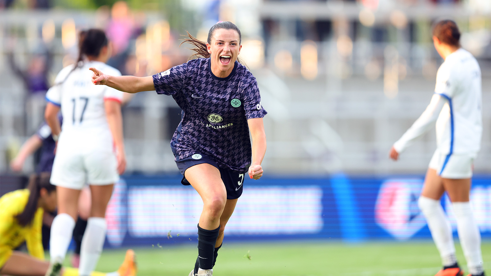 Watch Paige Monaghan's first goal in a Racing kit - Racing Louisville FC